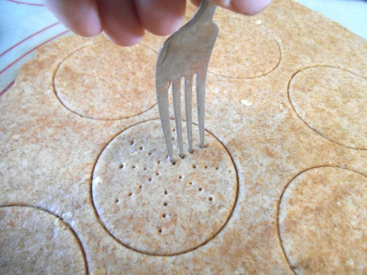 Swedish Hard Tack Crackers – Swirls and Spice